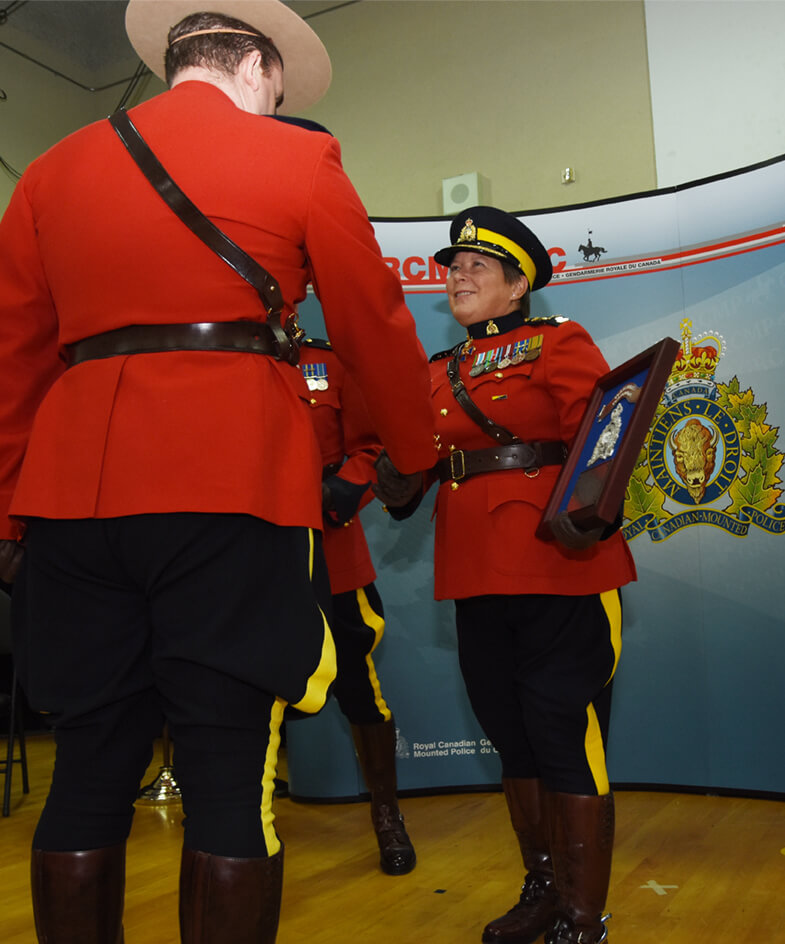 RCMP Commissioner Presents 17 Bravery Awards in Edmonton – Gateway Gazette